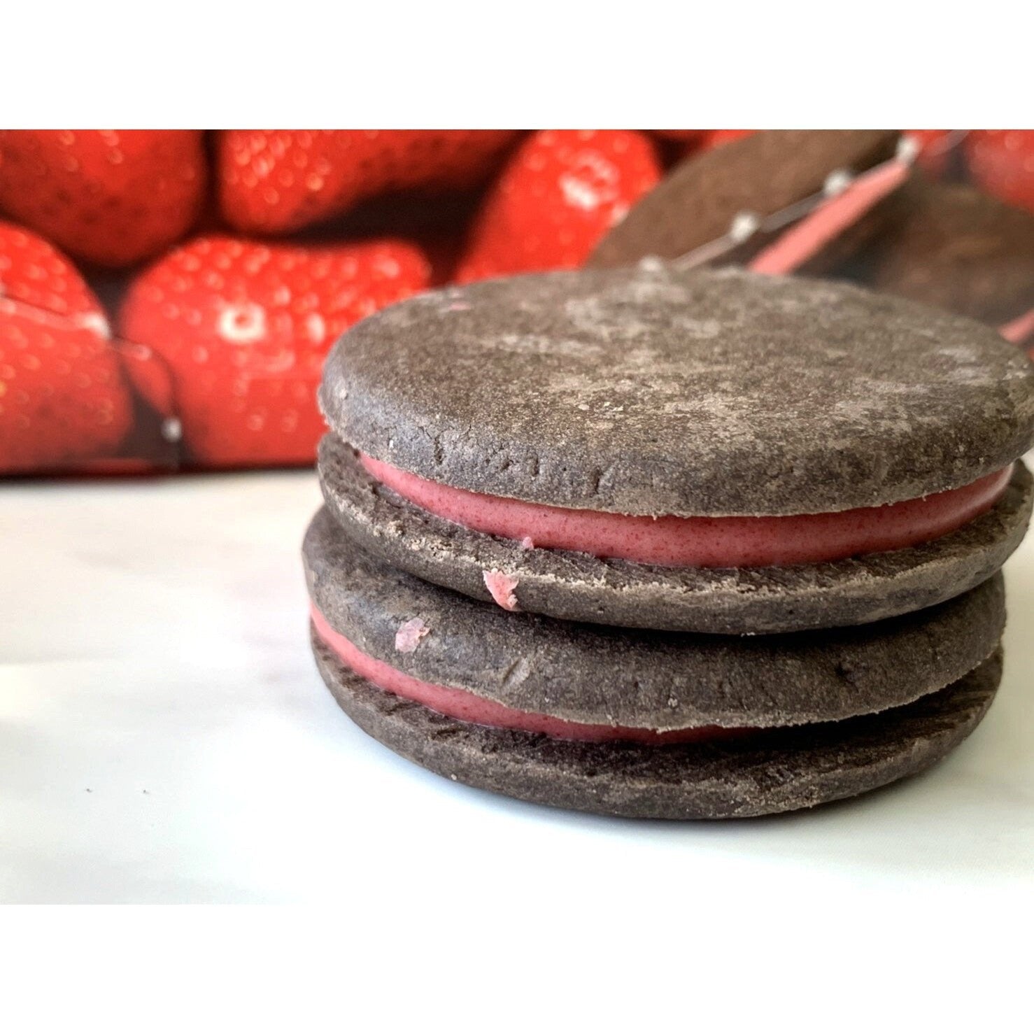 Meiji Rich Chocolate Chocolate Sand Strawberry Sandwich Cookies (Pack ...