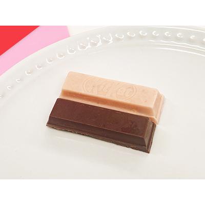 Nestlé Kit Kat Strawberry & Milk Chocolate Combo KitKat 9 Bars ...